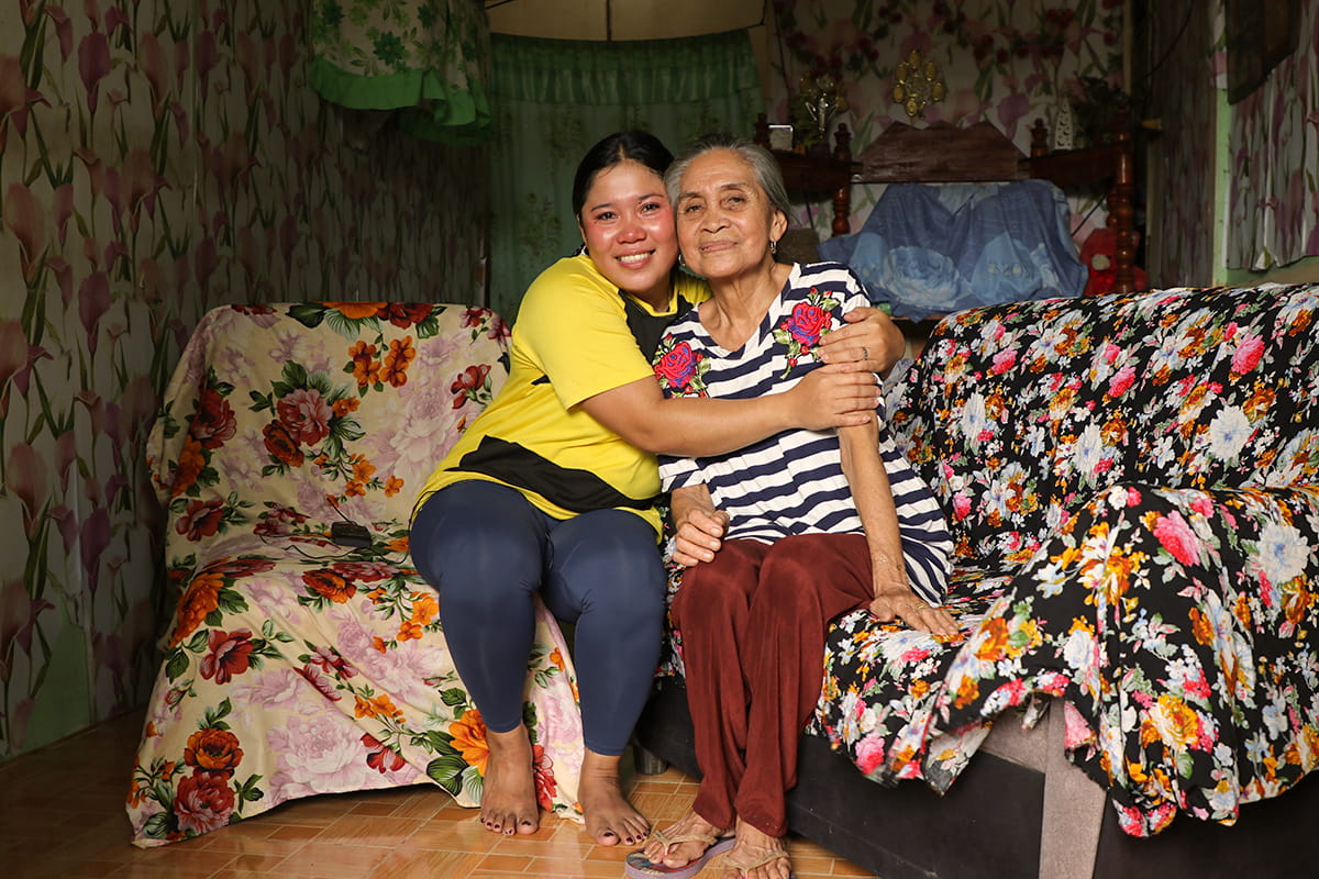 The children call her 'Nanay'